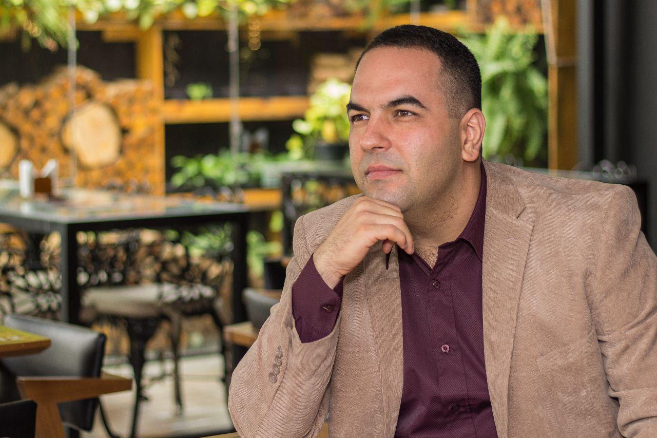 André Guerra - Professor - Ser Notável